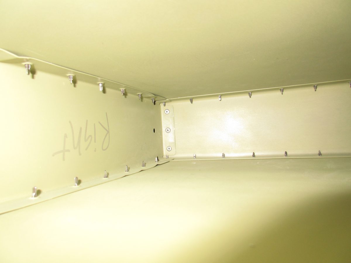 Riveting the right horizontal stabilizer – Lynn’s RV-7 Build