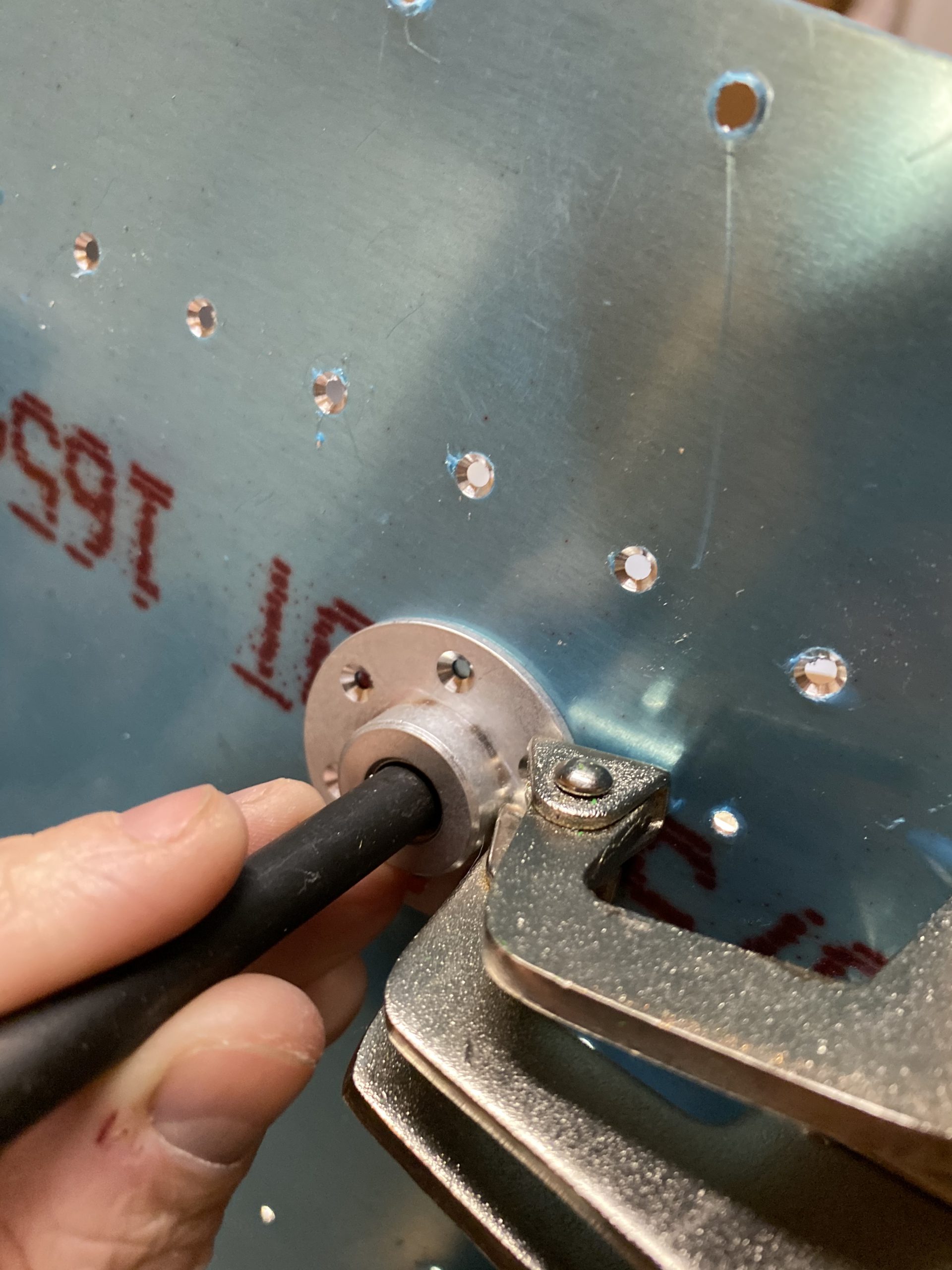 Fitting Tank Drains and Fuel Caps – Lynn’s RV-7 Build